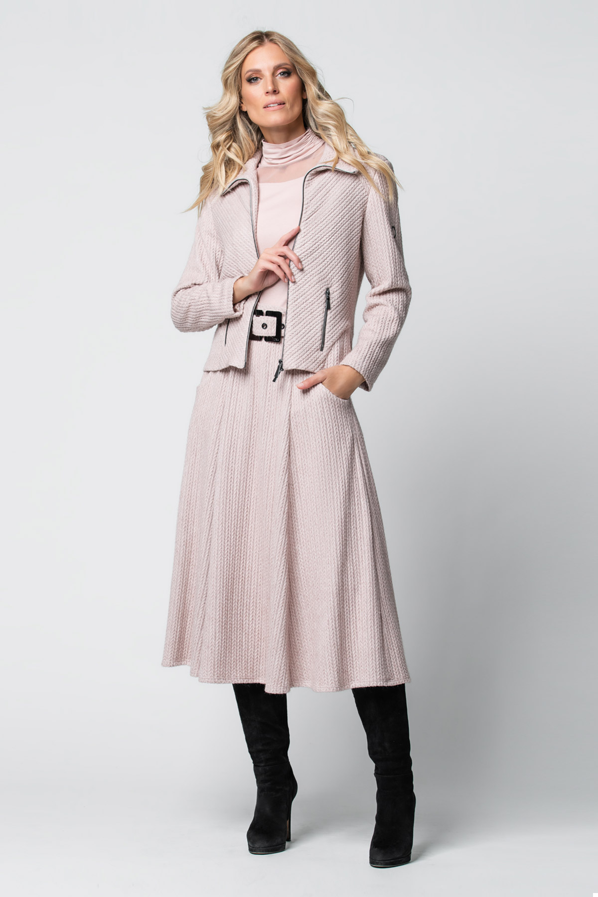 Romantičan roze outfit za zimu | Modna kuća Luna