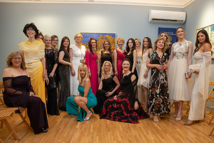 Rotari klub Beograd i Modna kuća Luna udružili snage za pomoć deci sa ...