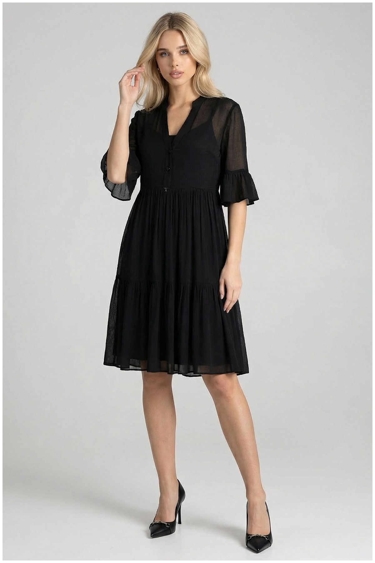 Elegantna kratka crna haljina sa dekorativnom kopčom | Modna kuća Luna