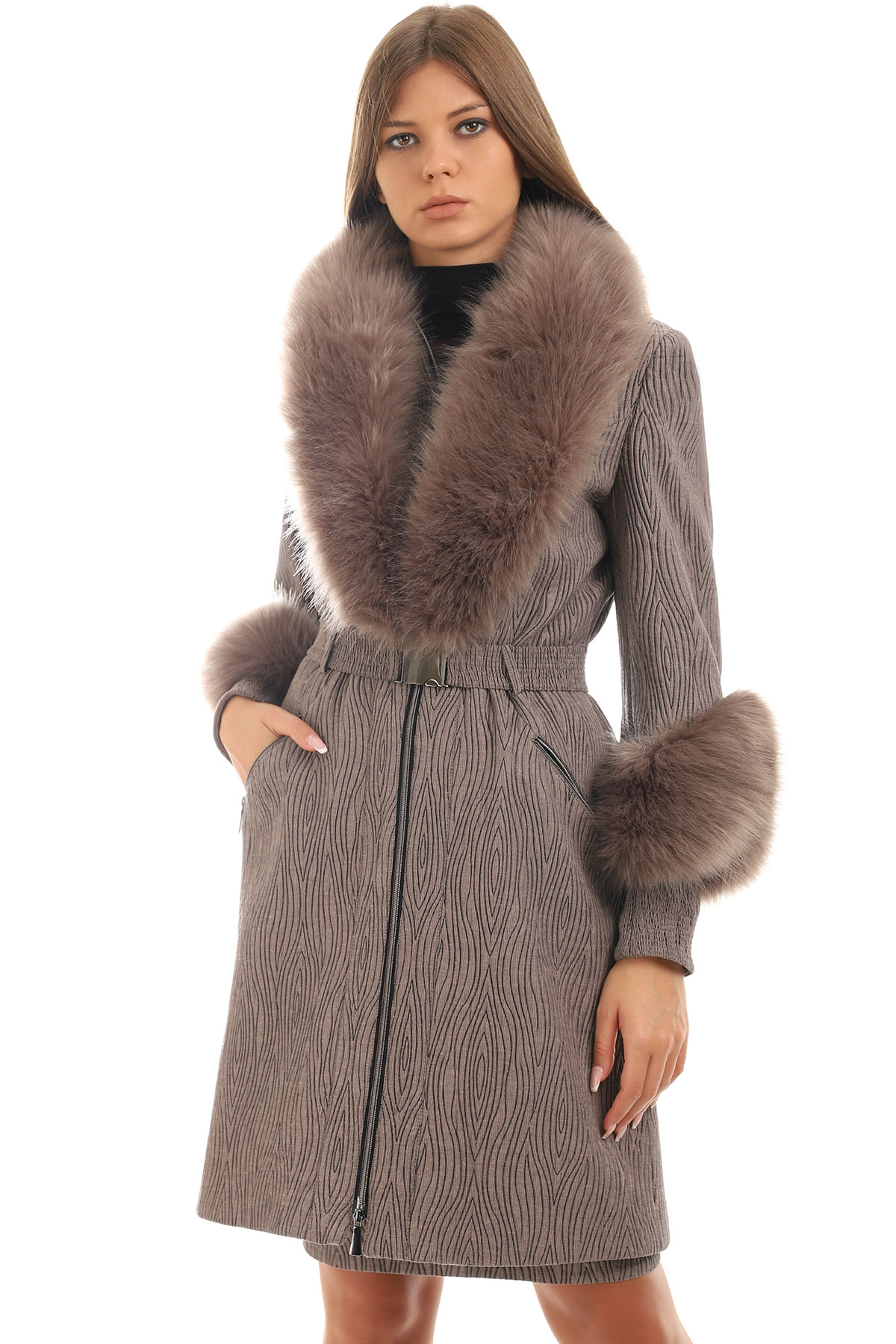 Kaput sa raskošnim krznom | Modna kuća Luna