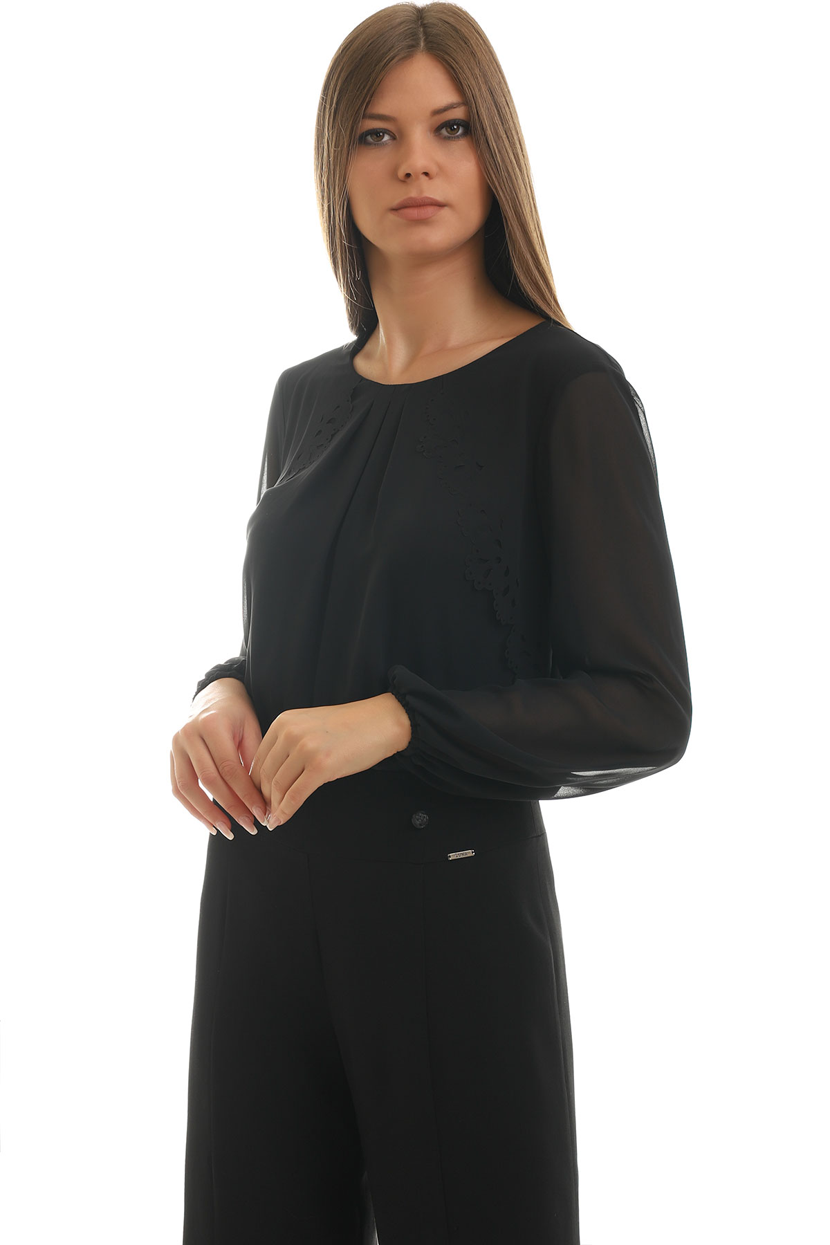 Efektna crna bluza za različite prilike | Modna kuća Luna