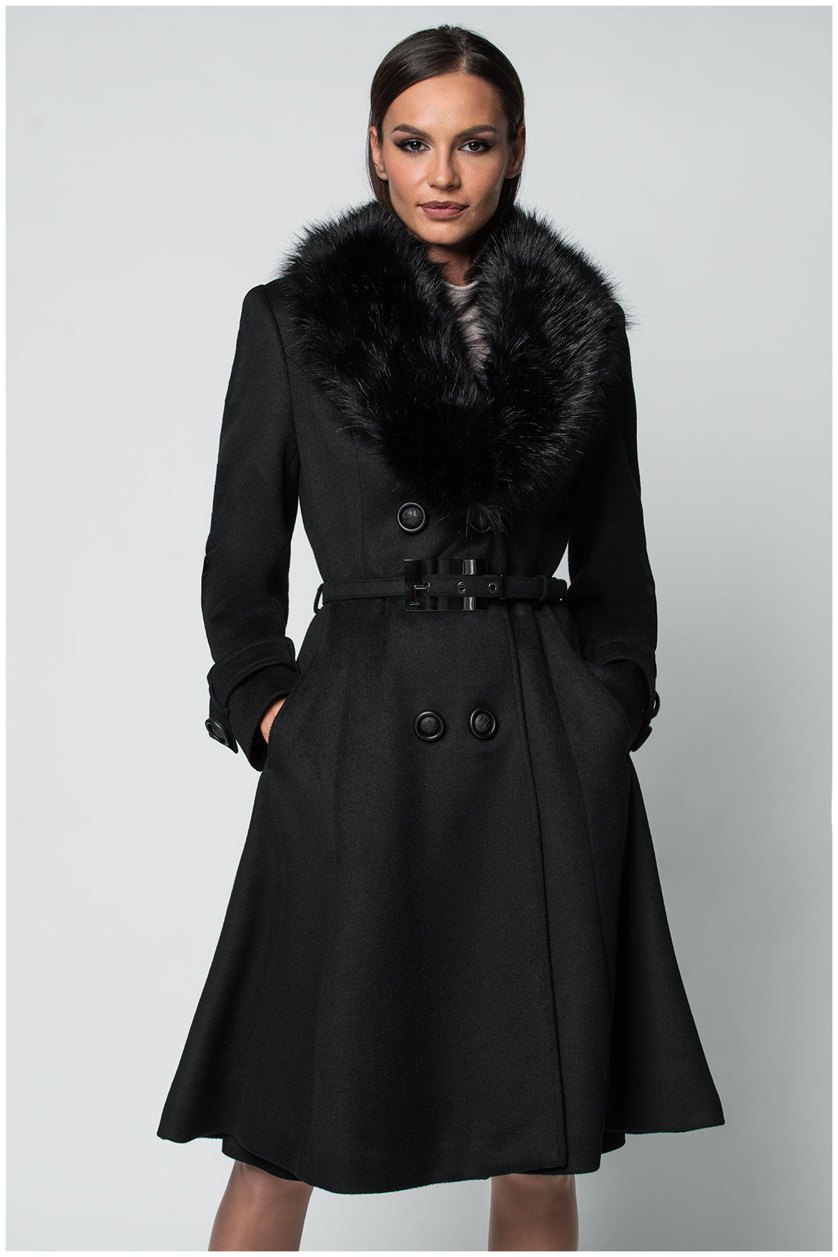 Ženstveni crni kaput sa veštačkim krznom | Modna kuća Luna