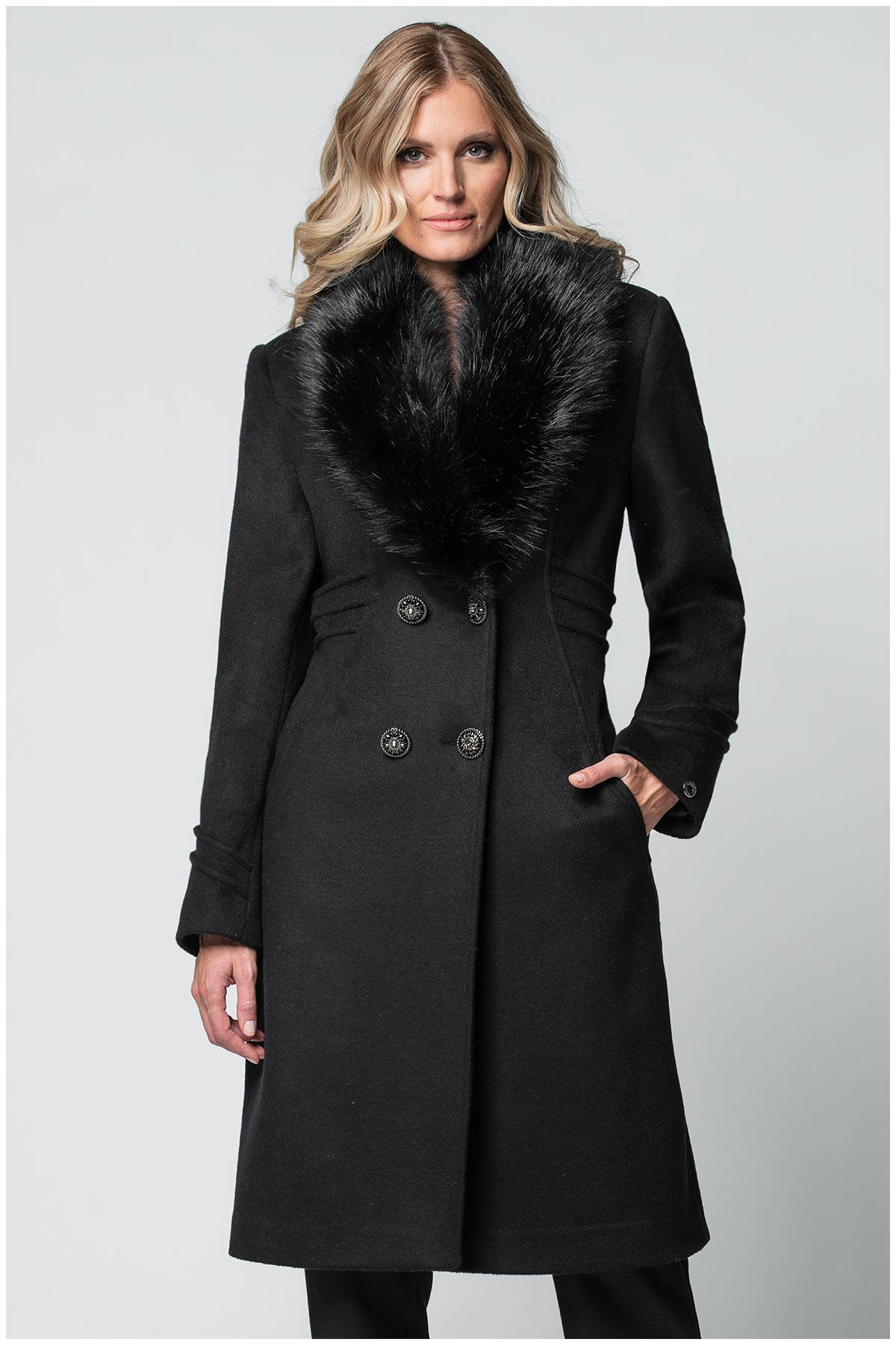 Ženstveni crni kaput | Modna kuća Luna