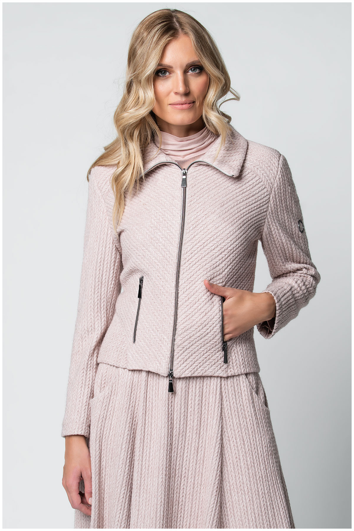 Light pink jacket made of viscose knit | Luna Fashion House